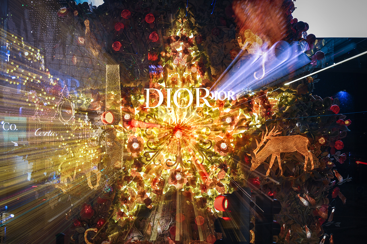 Tinsel & Twilight: A Christmas Lights Photography - Nikon School Singapore